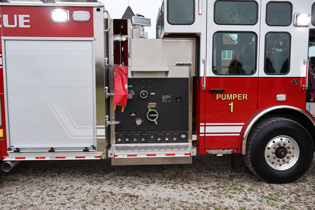 ENCLOSED TOP MOUNT PUMPER #2551 | Alexis Fire Equipment Company