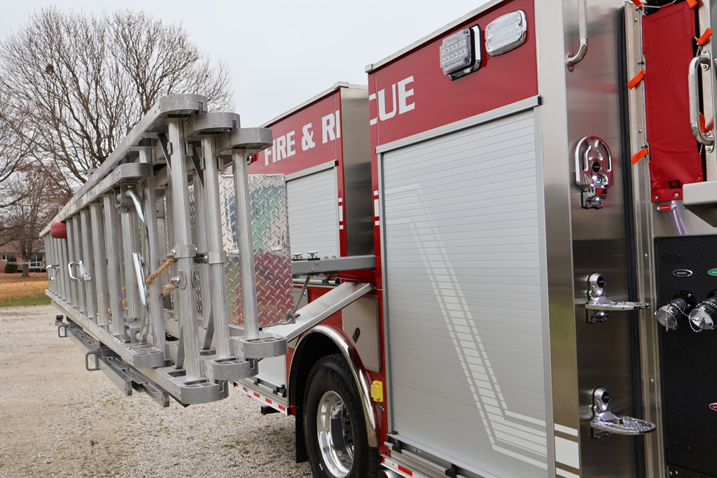 ENCLOSED TOP MOUNT PUMPER #2551 | Alexis Fire Equipment Company