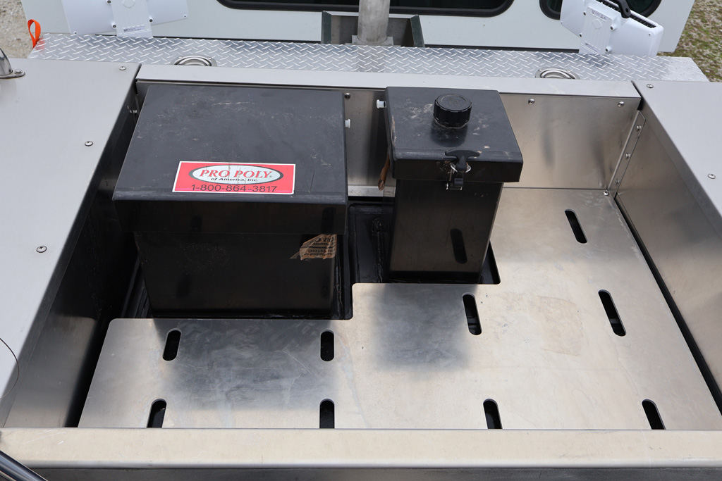 ENCLOSED TOP MOUNT PUMPER #2551 | Alexis Fire Equipment Company