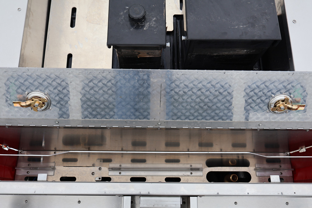 ENCLOSED TOP MOUNT PUMPER #2551 | Alexis Fire Equipment Company