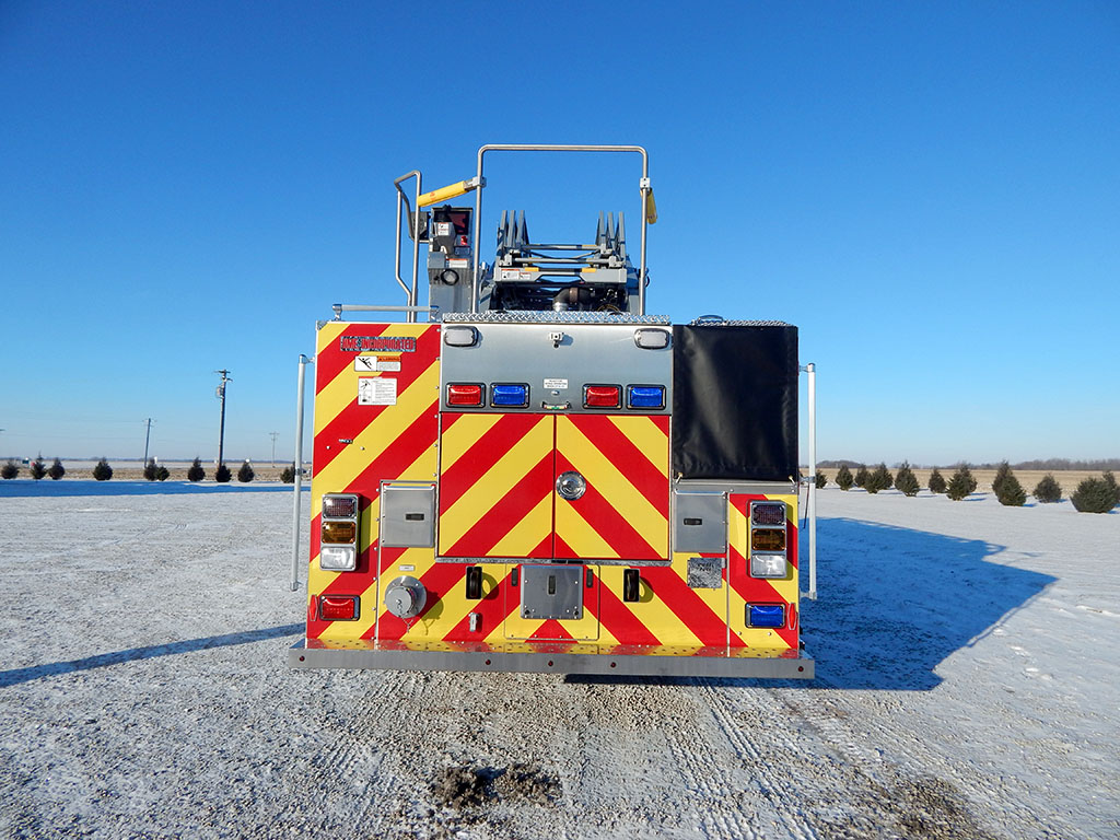 HME 80-FOOT THREE SECTION REAR MOUNT AERIAL LADDER #H1006 | Alexis Fire ...
