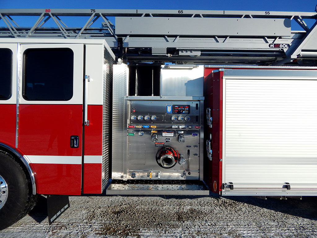 HME 80-FOOT THREE SECTION REAR MOUNT AERIAL LADDER #H1006 | Alexis Fire ...