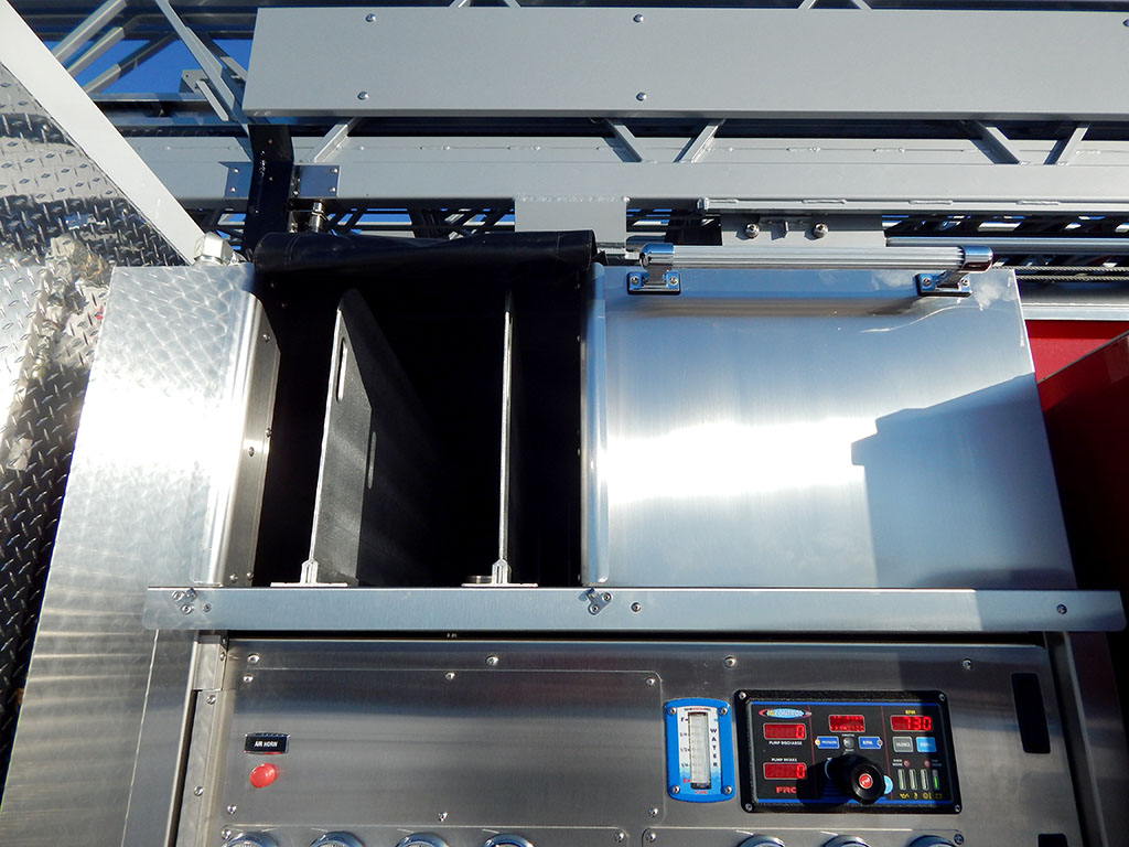 HME 80-FOOT THREE SECTION REAR MOUNT AERIAL LADDER #H1006 | Alexis Fire ...