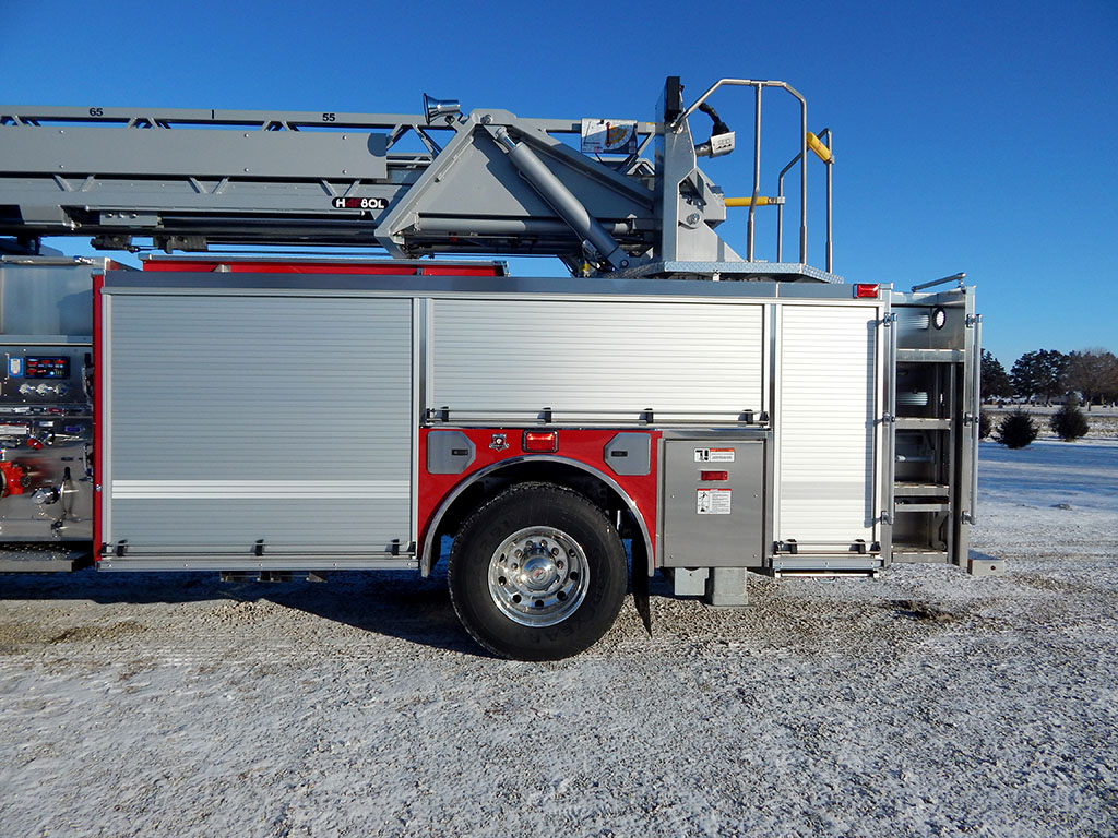 HME 80-FOOT THREE SECTION REAR MOUNT AERIAL LADDER #H1006 | Alexis Fire ...