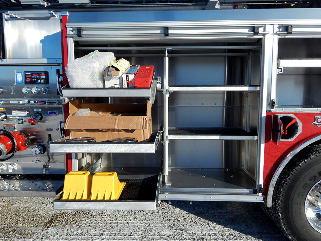 HME 80-FOOT THREE SECTION REAR MOUNT AERIAL LADDER #H1006 | Alexis Fire ...