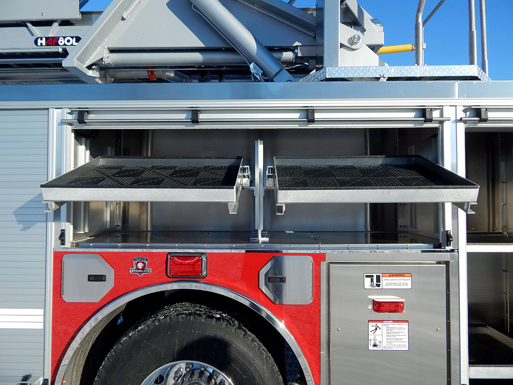 HME 80-FOOT THREE SECTION REAR MOUNT AERIAL LADDER #H1006 | Alexis Fire ...