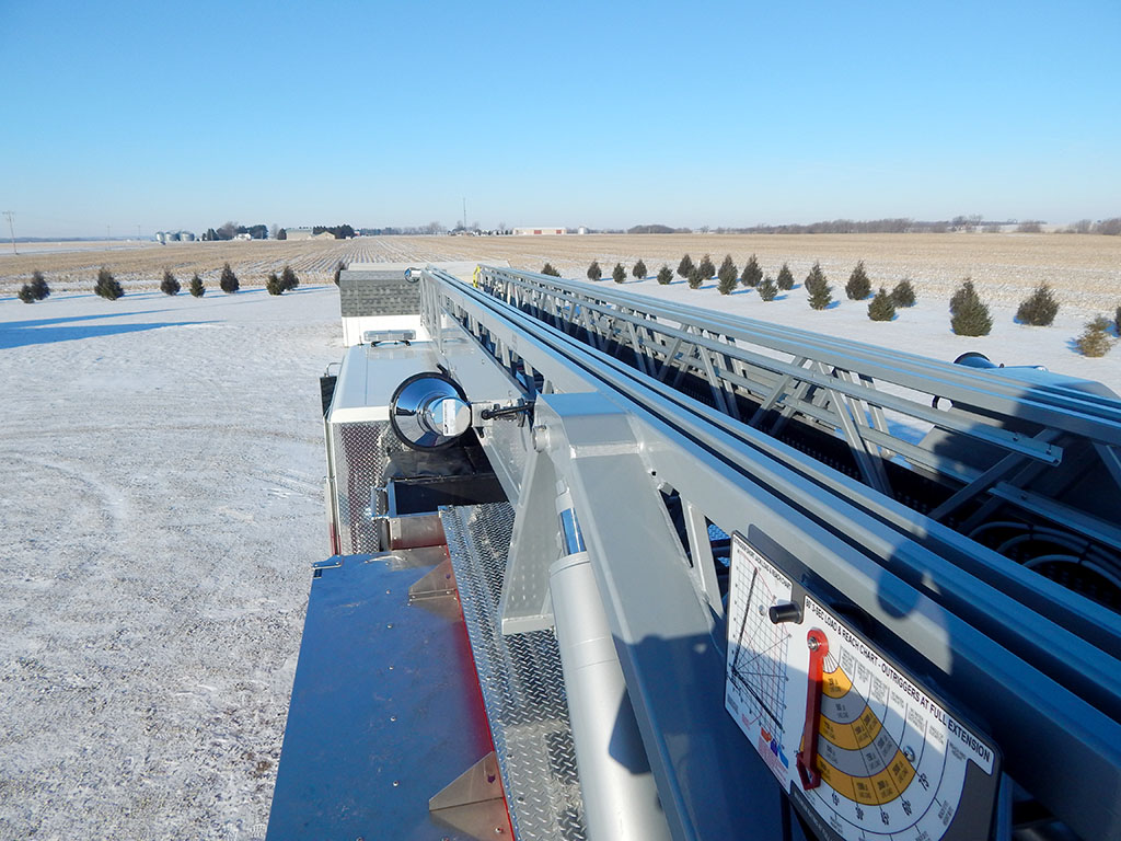 HME 80-FOOT THREE SECTION REAR MOUNT AERIAL LADDER #H1006 | Alexis Fire ...