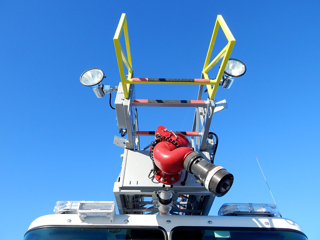 HME 80-FOOT THREE SECTION REAR MOUNT AERIAL LADDER #H1006 | Alexis Fire ...