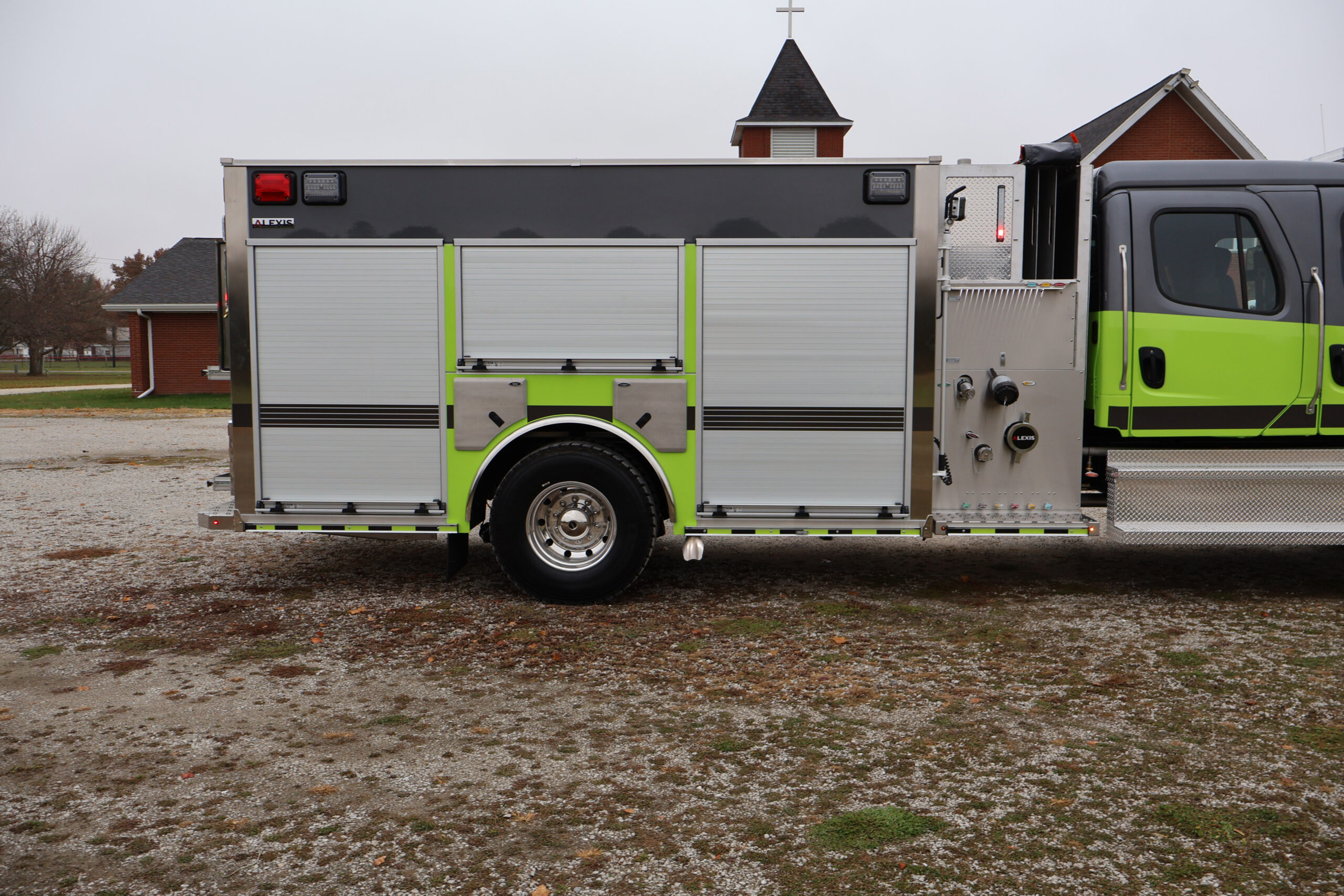 1500 GPM SIDE CONTROL PUMPER #2586 | Alexis Fire Equipment Company