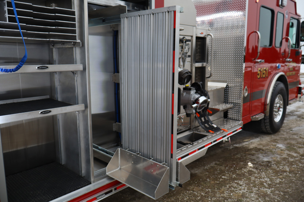 TOP MOUNT PUMPER #2611 | Alexis Fire Equipment Company