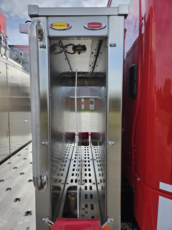 TOP MOUNT EQUALIZER 1250 GPM PUMPER #2569 | Alexis Fire Equipment Company