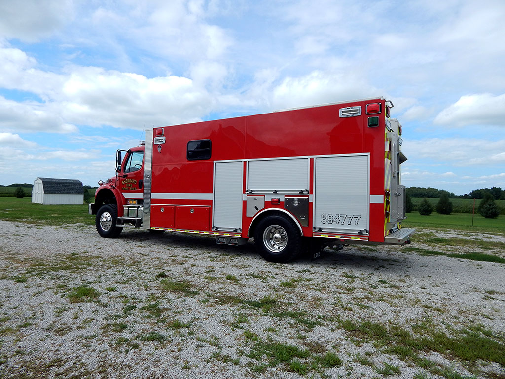 CUSTOM 20-FOOT WALK-IN RESCUE #S758 | Alexis Fire Equipment Company