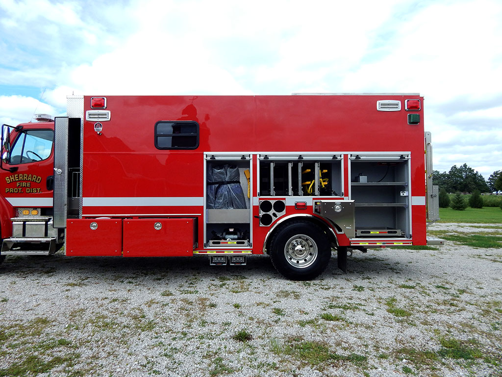 CUSTOM 20-FOOT WALK-IN RESCUE #S758 | Alexis Fire Equipment Company