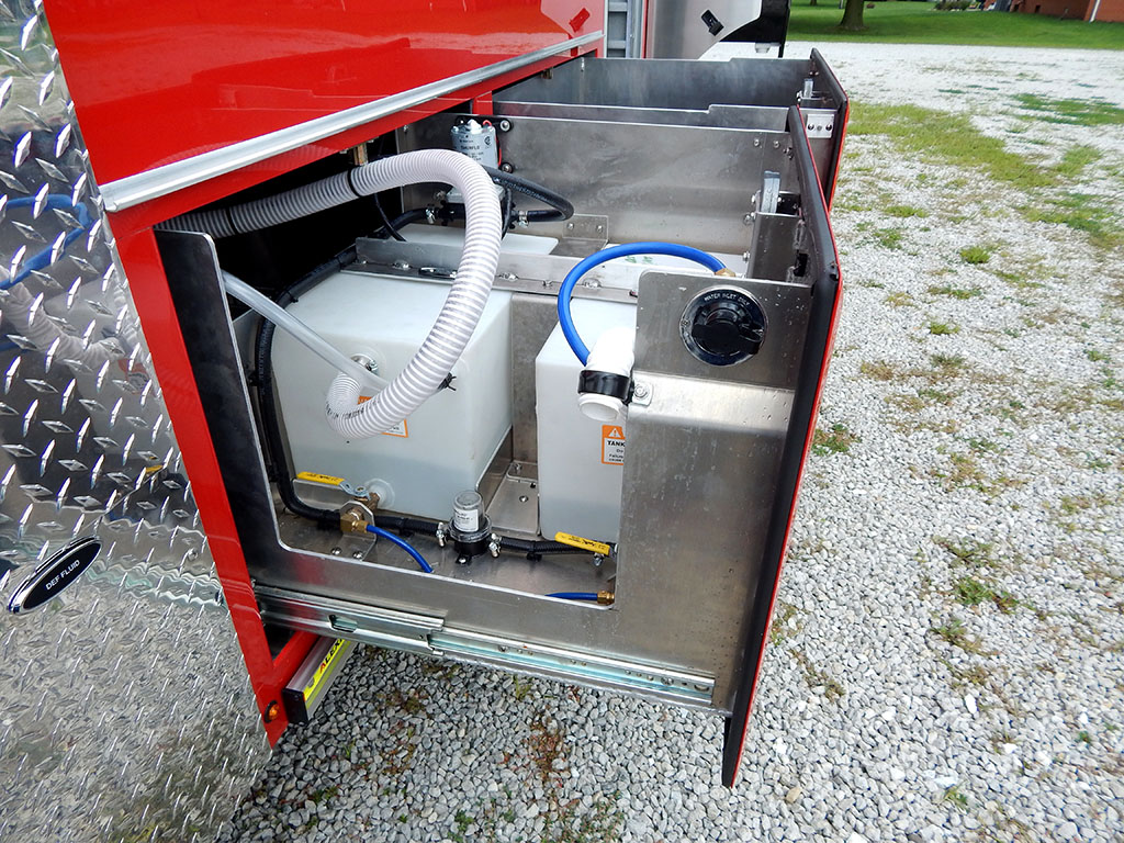 CUSTOM 20-FOOT WALK-IN RESCUE #S758 | Alexis Fire Equipment Company