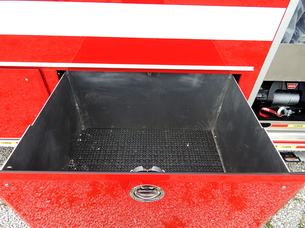 CUSTOM 20-FOOT WALK-IN RESCUE #S758 | Alexis Fire Equipment Company