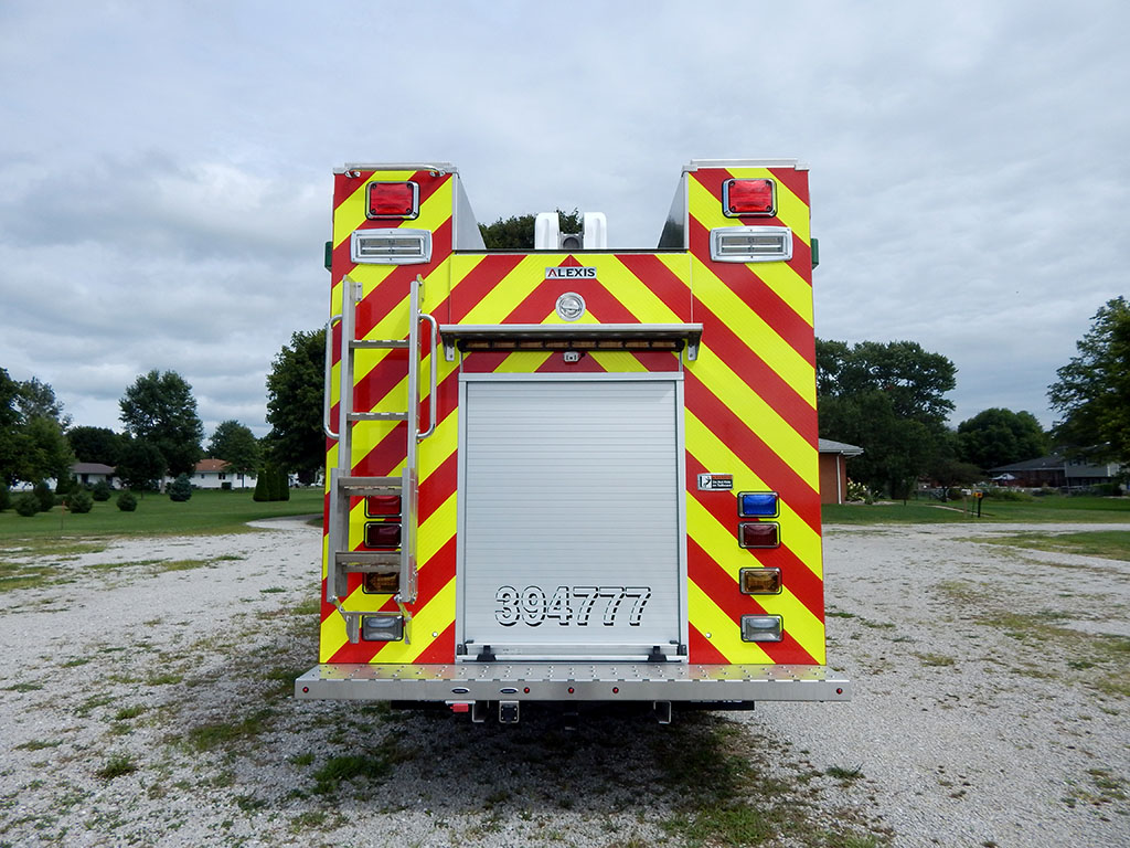 CUSTOM 20-FOOT WALK-IN RESCUE #S758 | Alexis Fire Equipment Company