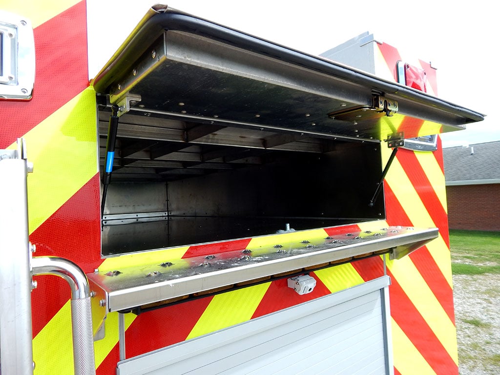 CUSTOM 20-FOOT WALK-IN RESCUE #S758 | Alexis Fire Equipment Company